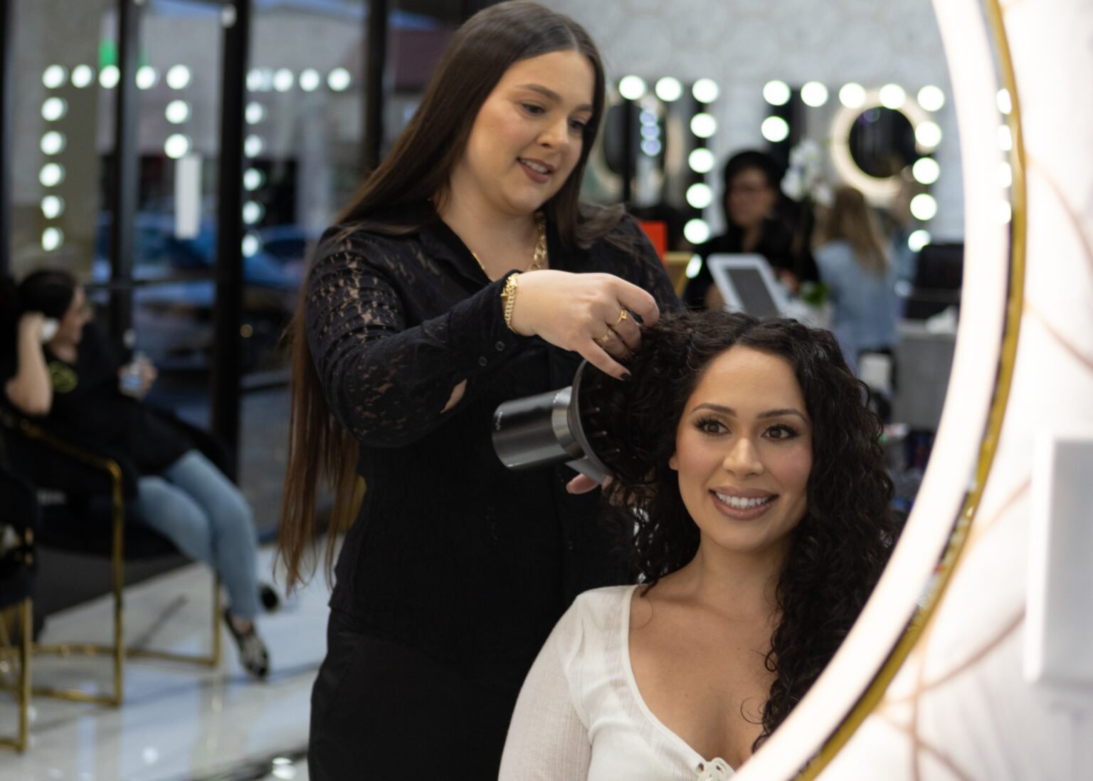 How To Get That Perfect Brazilian Blowout Look? - Miracola Salon